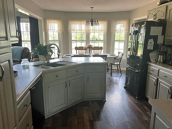 1010 Hack Brown Rd, Franklin, KY 42134 | MLS #RA20232823 | Zillow