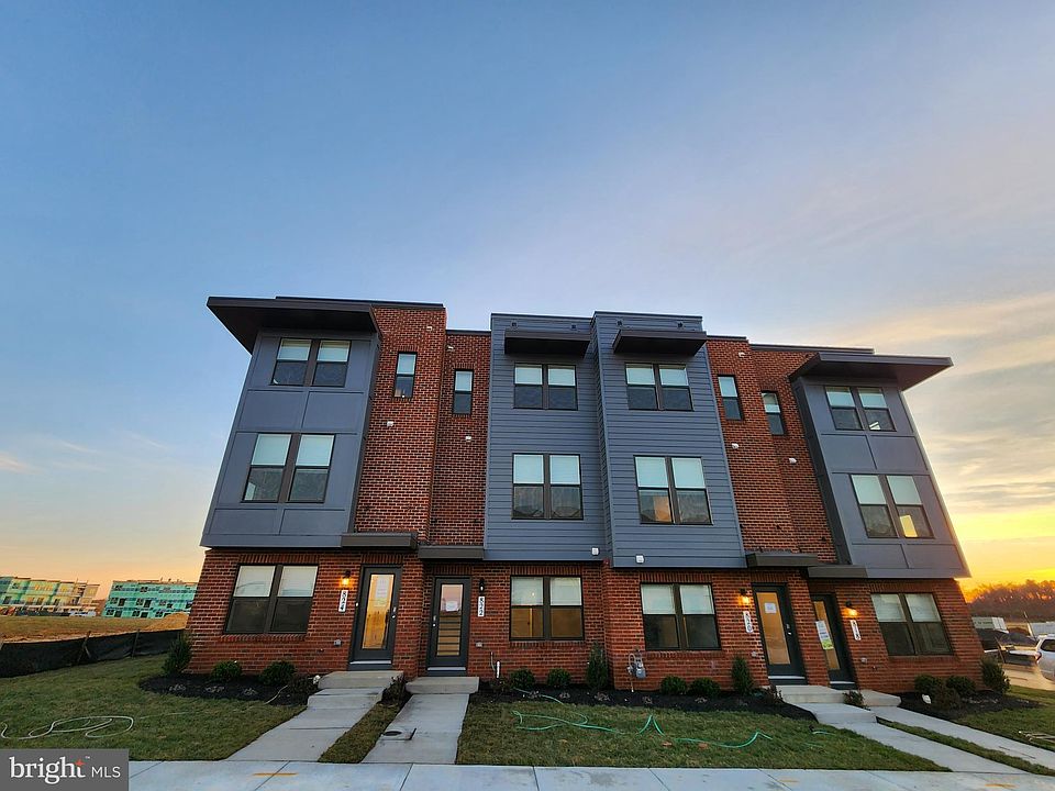 822 Bond St, Frederick, MD 21701 | Zillow