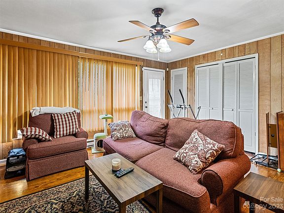 208 Chestnut Park Dr, Waynesville, NC 28786 | MLS #4089918 | Zillow