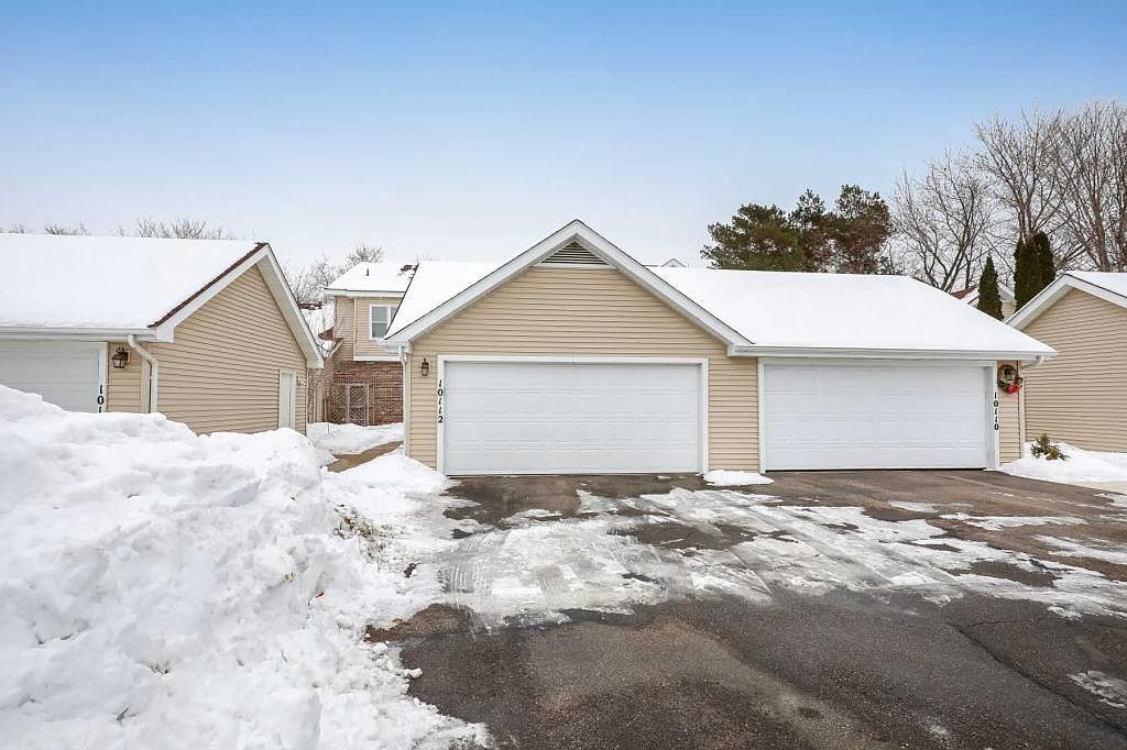 10112 Lee Dr, Eden Prairie, MN 55347 | Zillow
