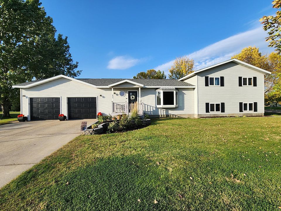 625 6th St NE, Perham, MN 56573 | MLS #6442883 | Zillow