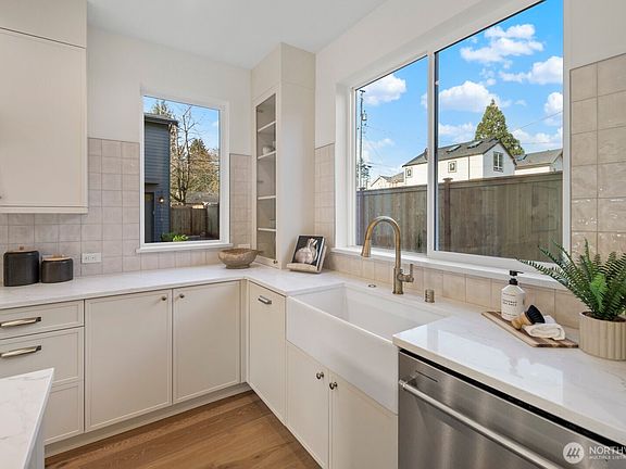 10043 8th Avenue NW, Seattle, WA 98177 | Zillow