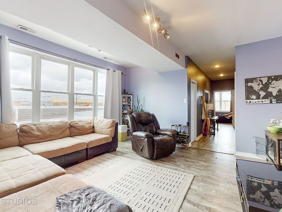2717 W Peterson Ave Chicago IL | Zillow