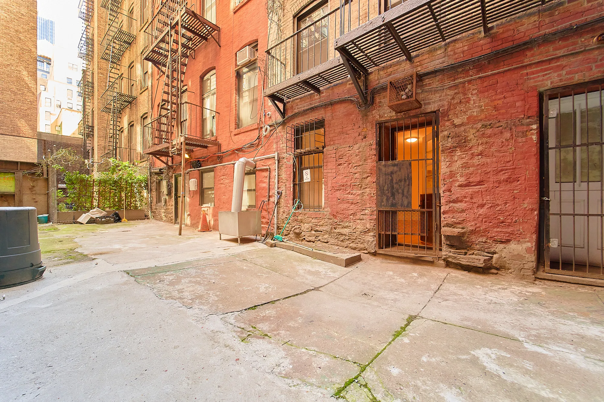 353 West 44th Street #ME in Hell's Kitchen, Manhattan | StreetEasy