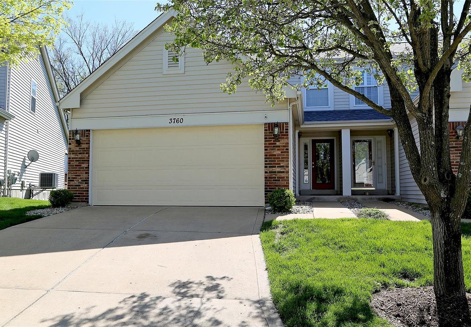 3760 Southern Manor Dr, Saint Louis, MO 63125 | Zillow