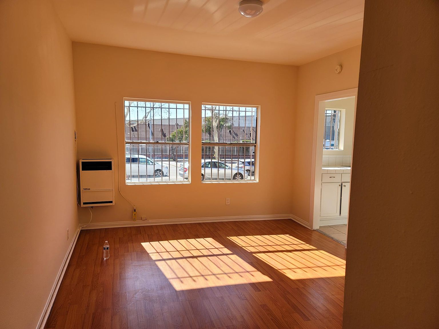 3846 S Grand Ave #15, Los Angeles, CA 90037 | Zillow