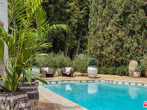 1800 Angelo Dr, Beverly Hills, CA 90210 | MLS #24-372849 | Zillow