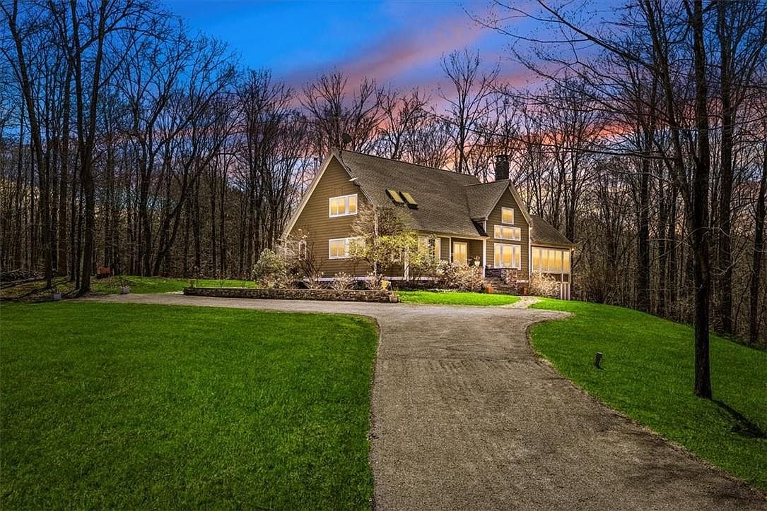 434 N Quaker Lane, Hyde Park, NY 12538 | Zillow