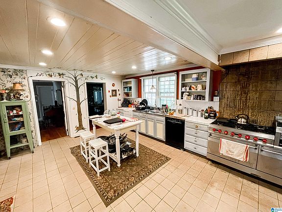 240 Gordon Dr, Oneonta, AL 35121 | MLS #1361485 | Zillow