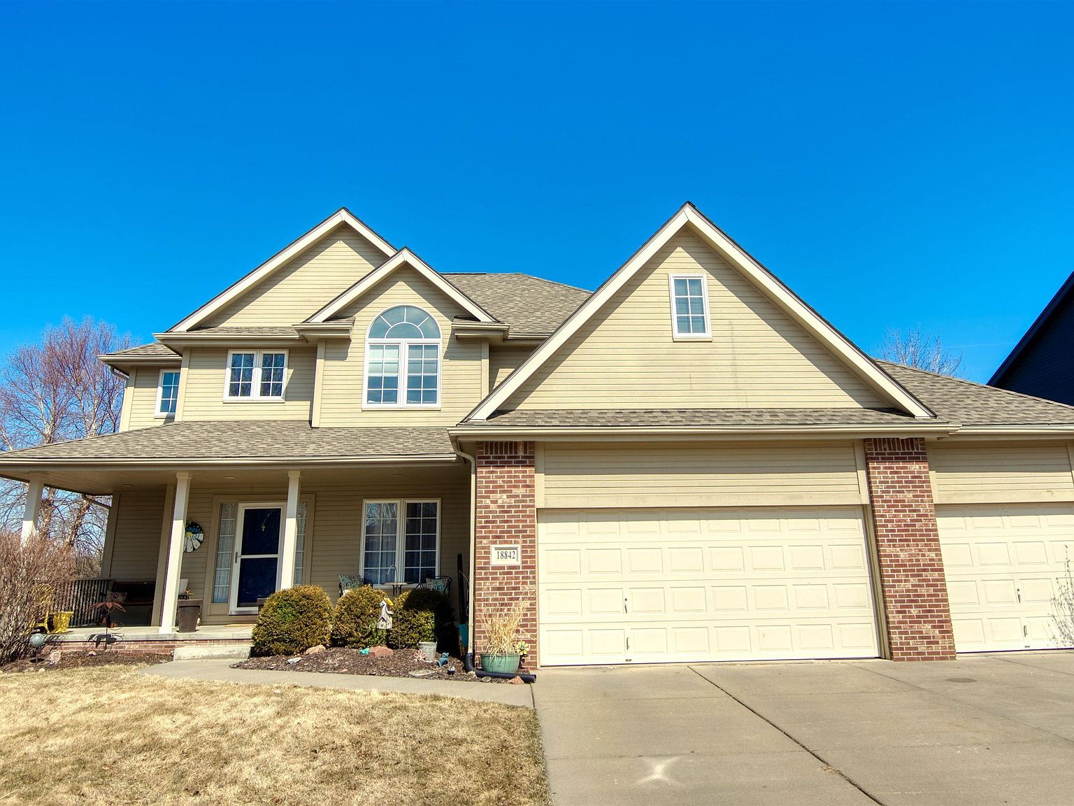 18842 Edna St, Omaha, NE 68136 | Zillow