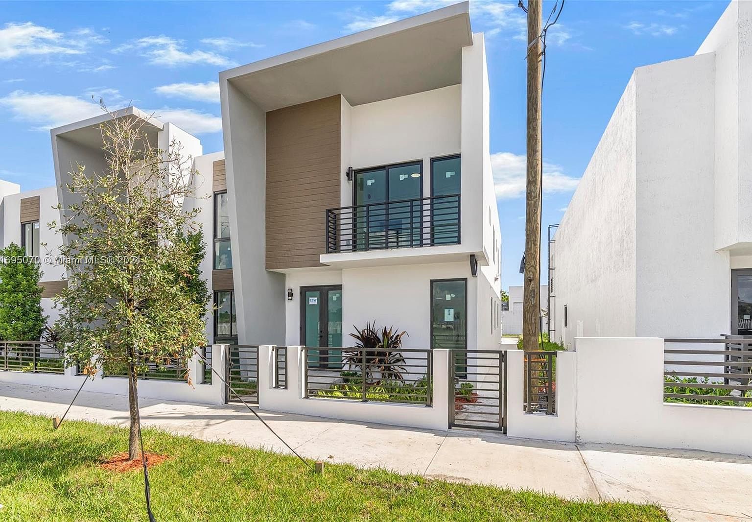16925 SW 100th Ave #B, Miami, FL 33157 | Zillow