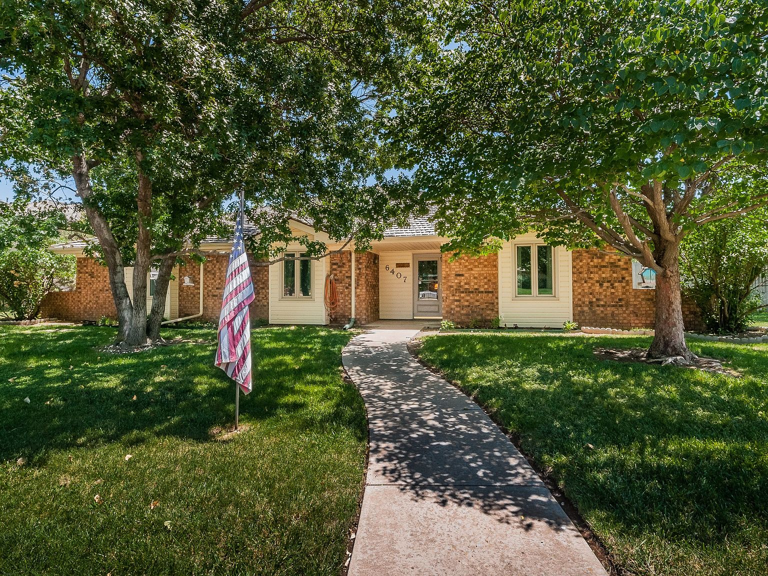 6407 Stoneham Dr, Amarillo, TX 79109 | Zillow