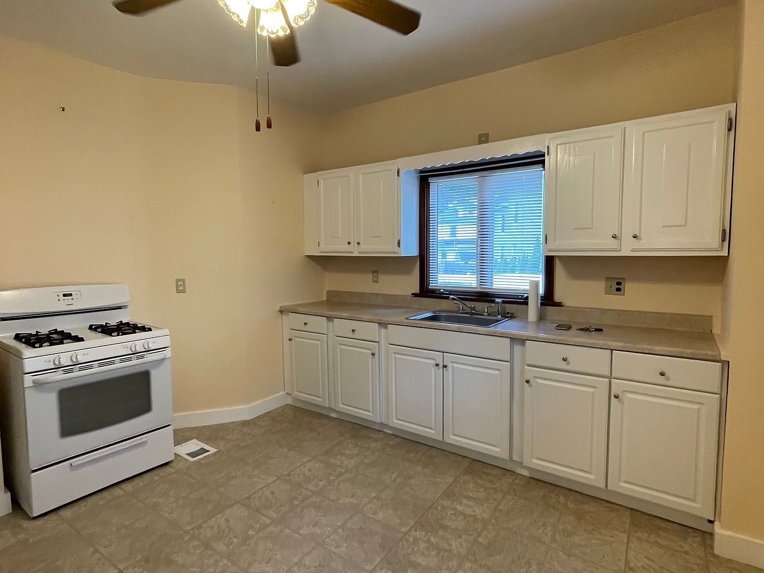 22 Waverly St FLOOR 1, Lynn, MA 01904 | Zillow