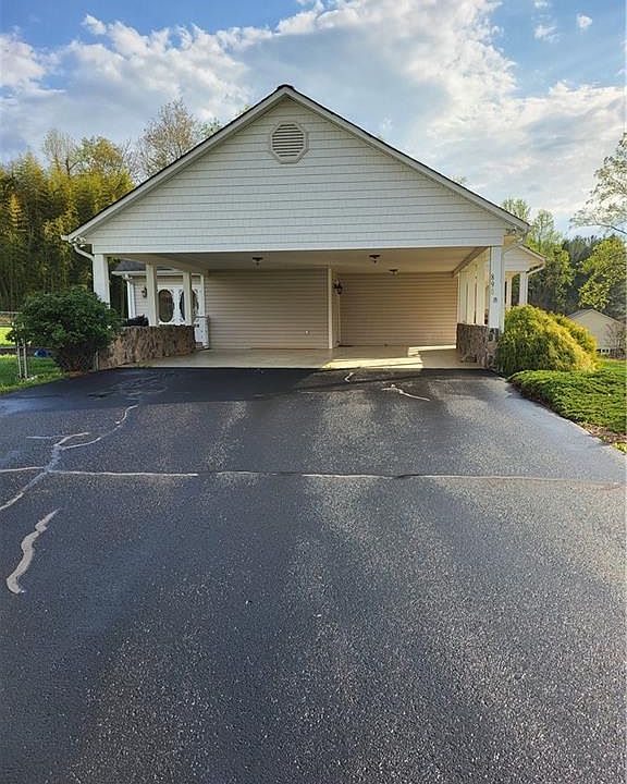 890 Elmore Rd, North Wilkesboro, NC 28659 | MLS #1102147 | Zillow