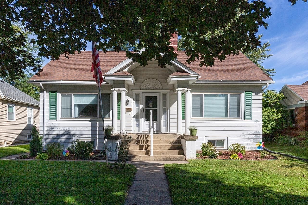 226 Arden St, Waterloo, IA 50701 | Zillow