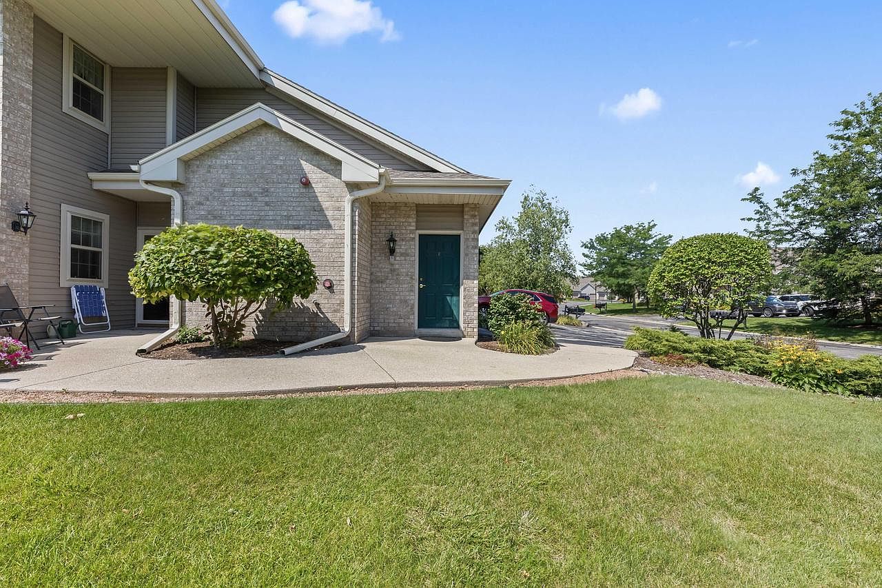 18625 Emerald CIRCLE #E, Brookfield, WI 53045 | Zillow