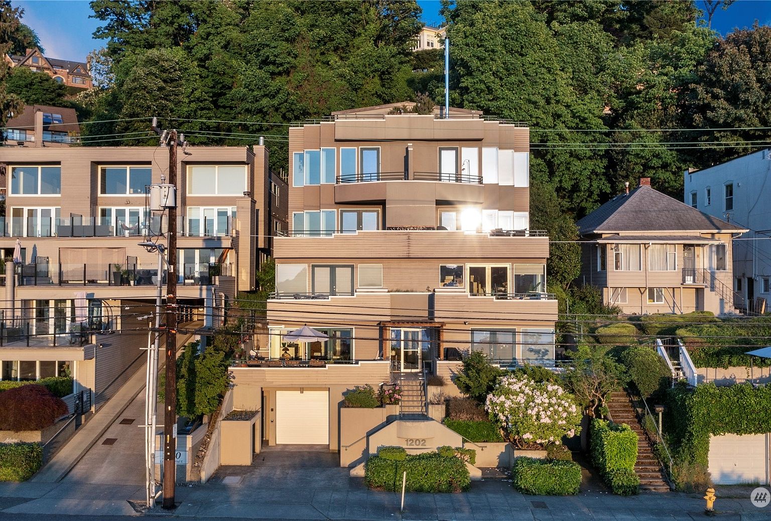 1202 Lakeview Boulevard #4, Seattle, WA 98102 | Zillow