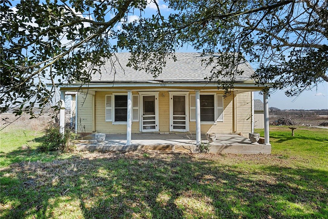 400 N Broadway St, Riesel, TX 76682 | Zillow