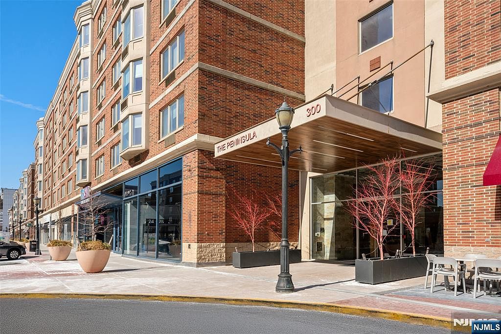 3319 City Pl, Edgewater, NJ 07020 | Zillow