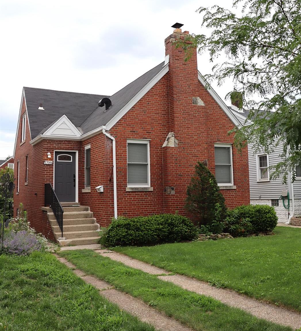 1709 Parkview Ave, Whiting, IN 46394 | MLS #536898 | Zillow