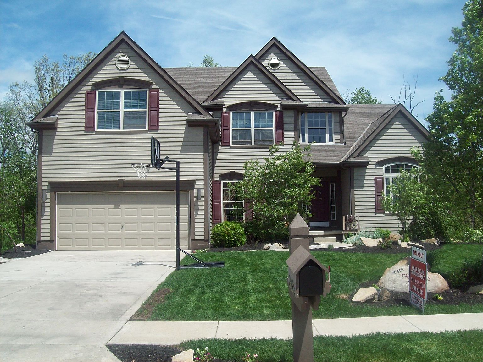 2825 Jeanne Ct, Lewis Center, OH 43035 | Zillow