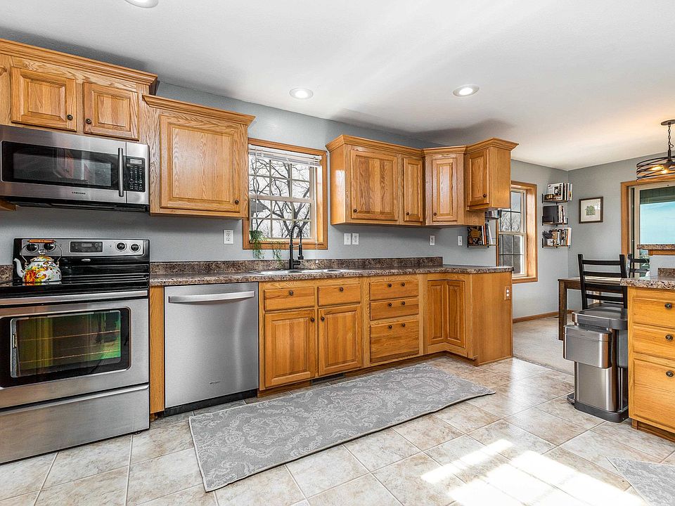 4791 W Ln, Cuba City, WI 53807 | Zillow