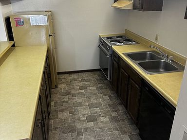 100 Plains St, Dodge City, KS 67801 | Zillow