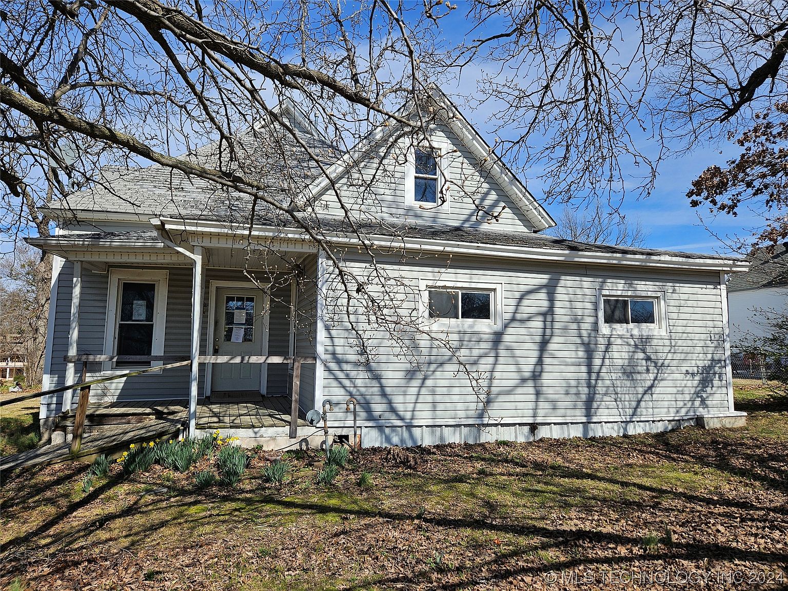 404 E 9th St, Weleetka, OK 74880 | Zillow