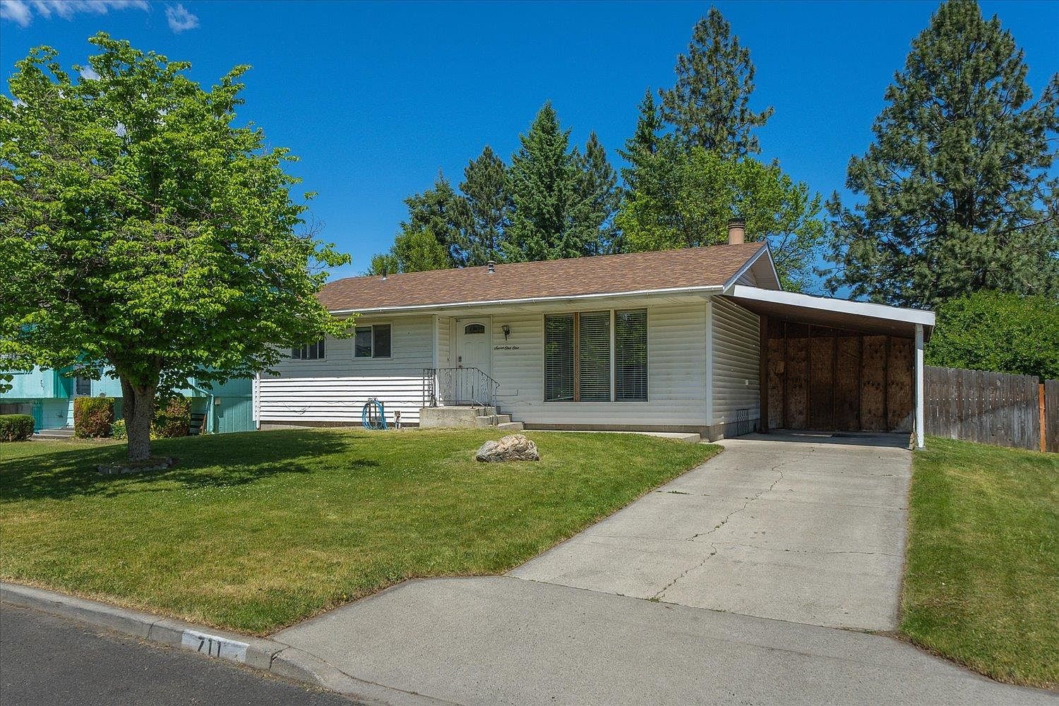 711 E Cascade Pl, Spokane, WA 99208 | Zillow