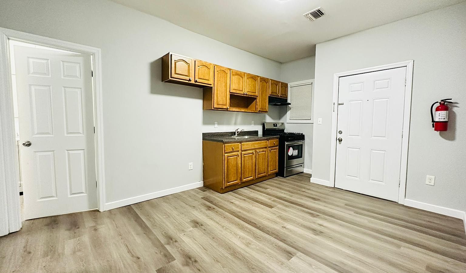 32 Mercer St APT 3, Paterson, NJ 07524 | Zillow