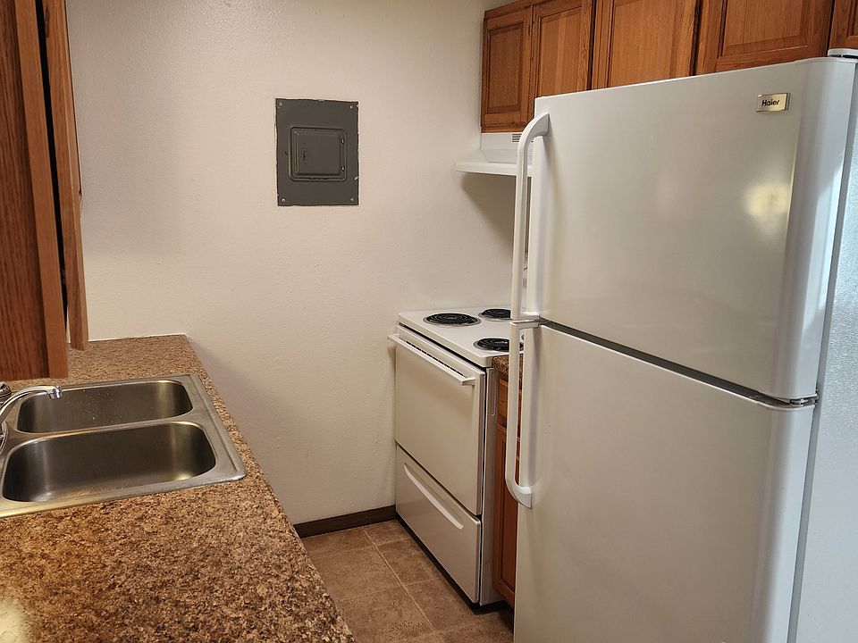 618 Heritage Dr #2, Brookings, SD 57006 | Zillow