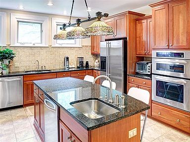 5529 Dunmoyle St, Pittsburgh, PA 15217 | Zillow