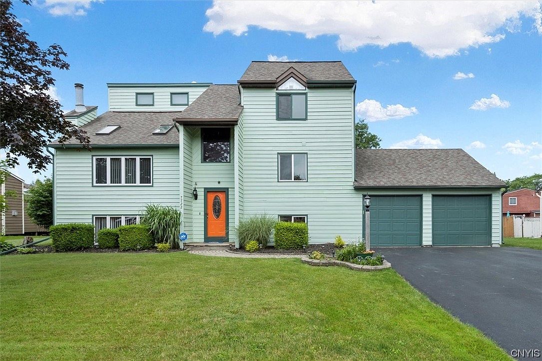 7722 Majestic Dr, Liverpool, NY 13090 | Zillow