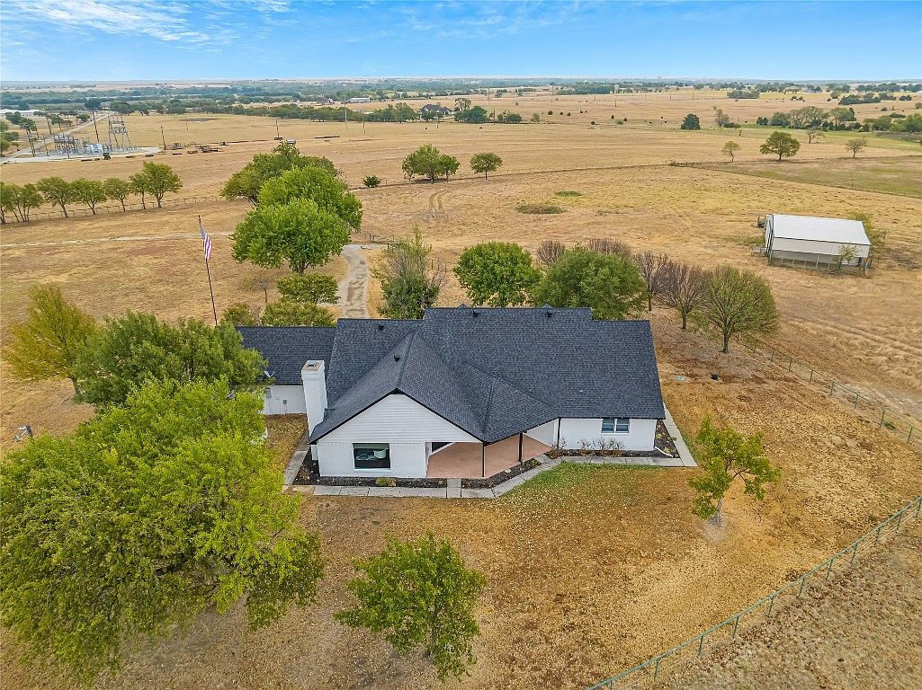 685 County Road 386, Valley View, TX 76272 | MLS #20432417 | Zillow
