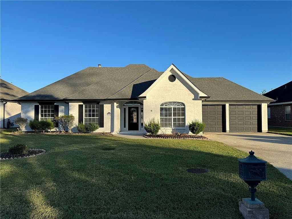 3419 Bridgewater Dr, Harvey, LA 70058 | MLS #2405093 | Zillow