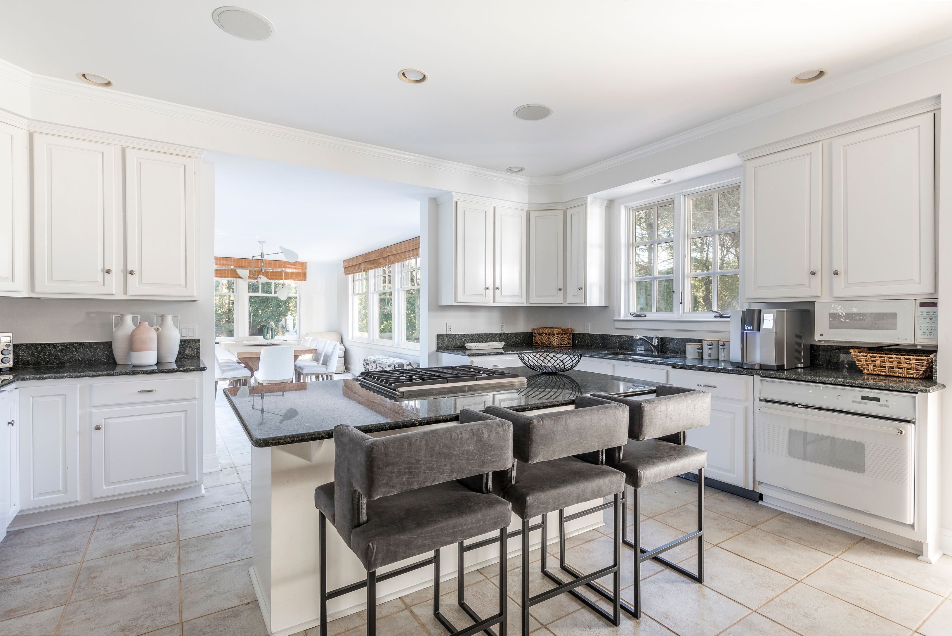 52 Old Barn Ln, Sagaponack, NY 11962 | Out East