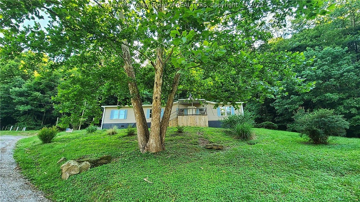 4123 Heizer Creek Rd, Poca, WV 25159 | Zillow