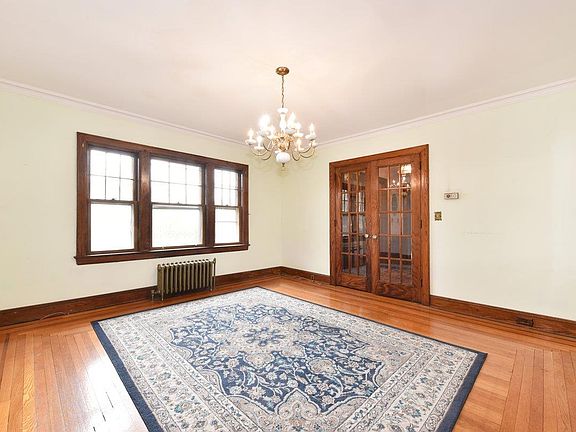 220 Pomander Road, Mineola, NY 11501 | Zillow