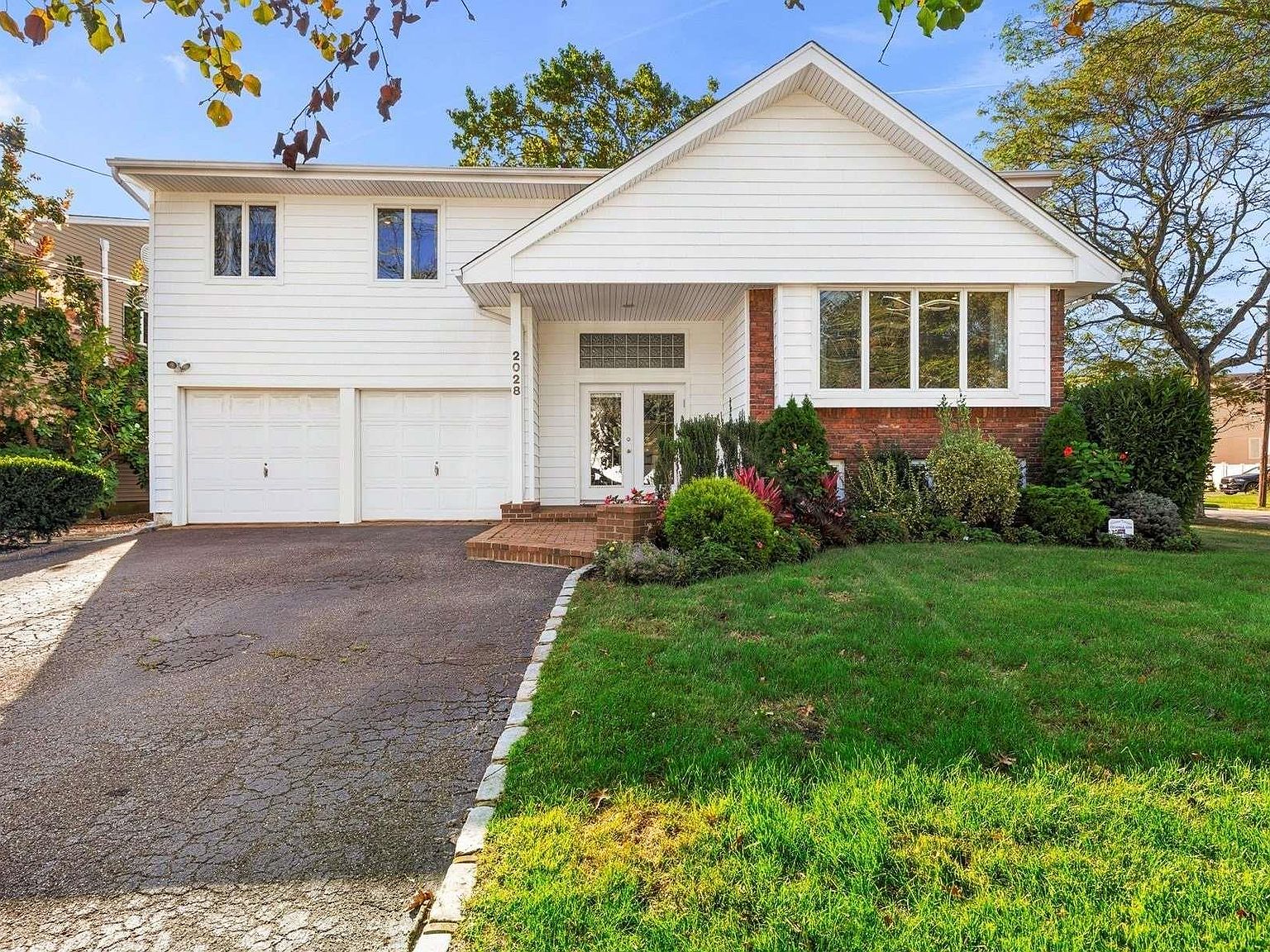 2028 Ellen Drive, Merrick, NY 11566 | Zillow