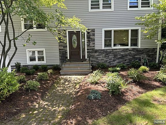 653 Woodside Ave, River Vale, NJ 07675 | MLS #23021060 | Zillow