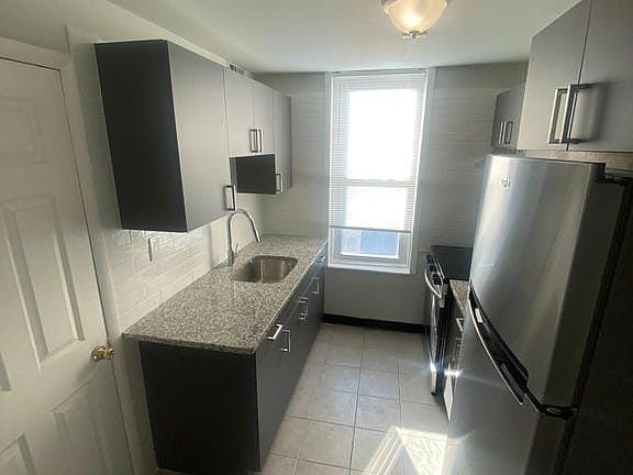 1142 S 11th St Floor 3, Philadelphia, PA 19147 | Zillow