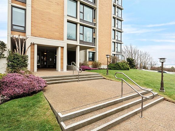 670 Dallas Rd #303, Victoria, BC V8V 1B7 | MLS #935586 | Zillow