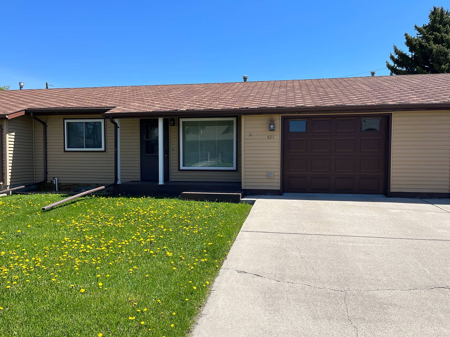 1216 4th Ave NE, Devils Lake, ND 58301 | Zillow