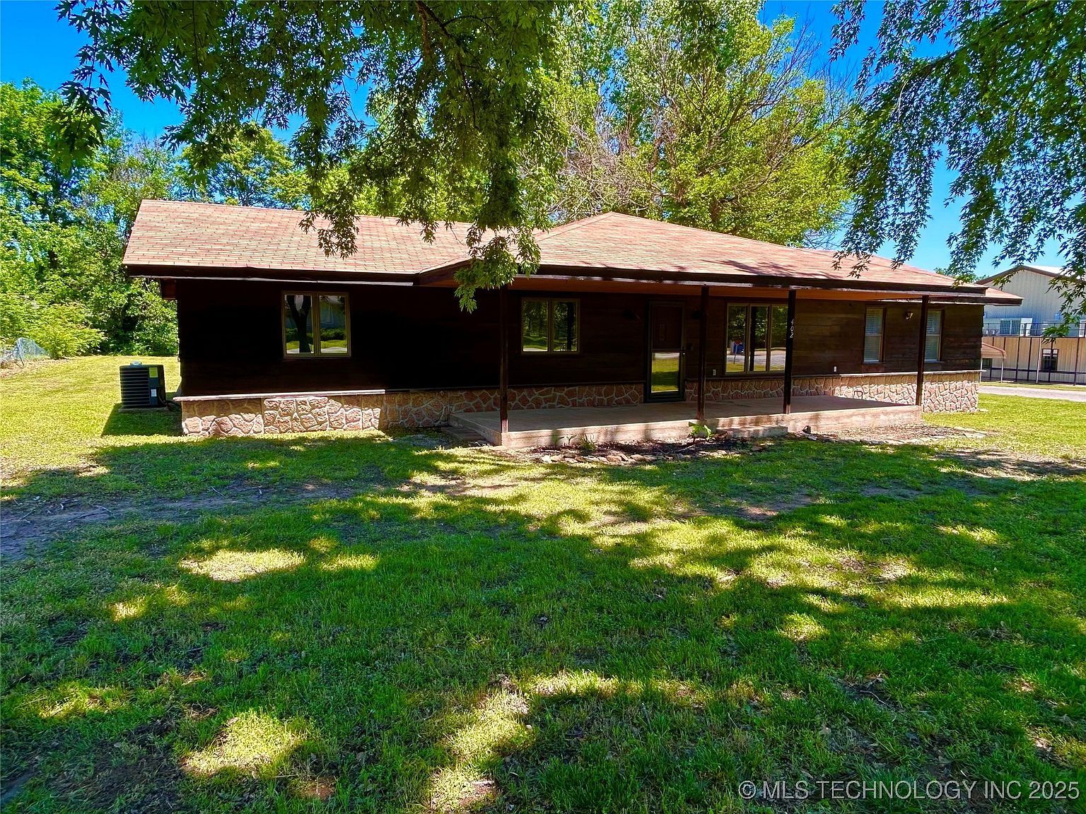 402 W Rogers St, Oilton, OK 74052 | Zillow