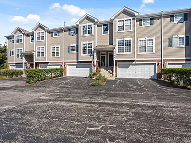 597 Declaration Ln Aurora IL | Zillow