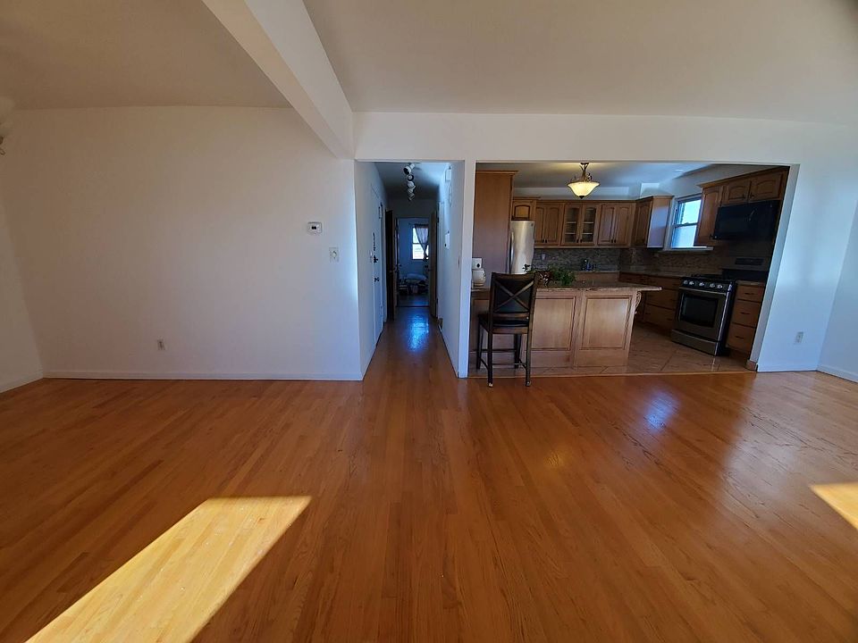 69-09 62nd Rd Middle Village NY | Zillow