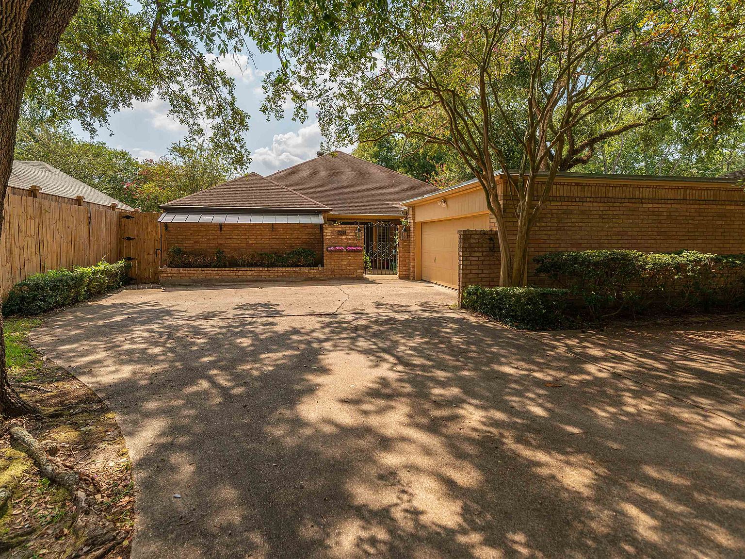 5825 Calder Ave, Beaumont, TX 77706 | MLS #242222 | Zillow