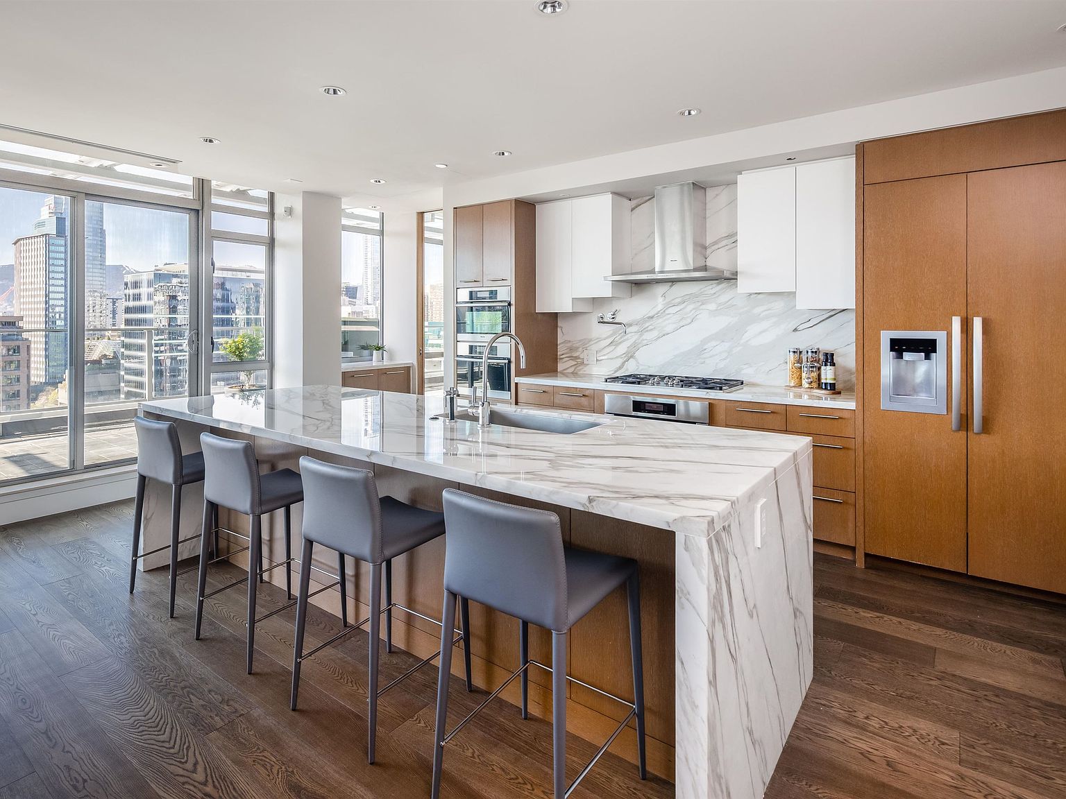 1022 Seymour St #2001, Vancouver, BC V6B 0G1 | Zillow