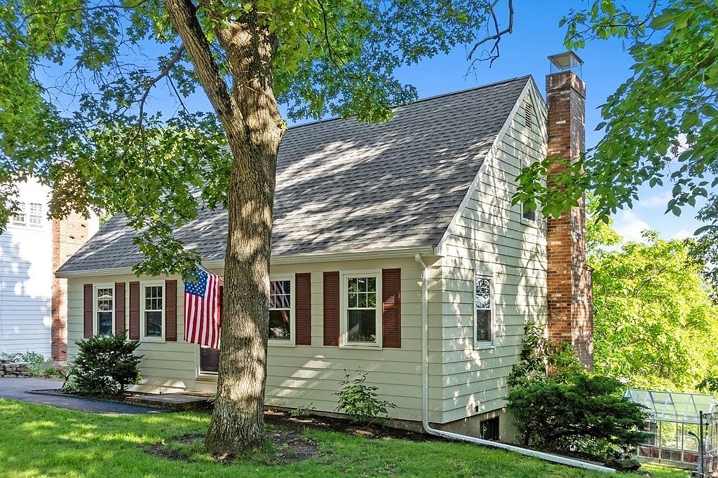37 Temple St, Melrose, MA 02176 | Zillow
