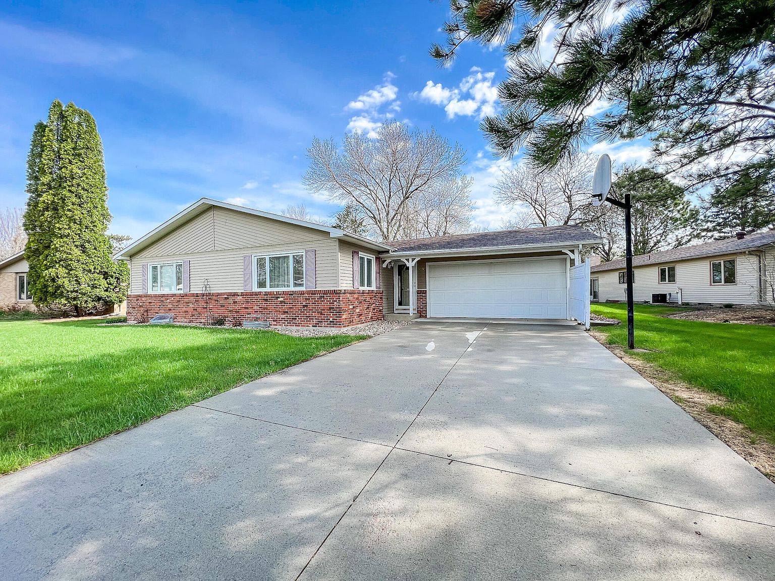 110 Teton Ln, Brookings, SD 57006 | Zillow